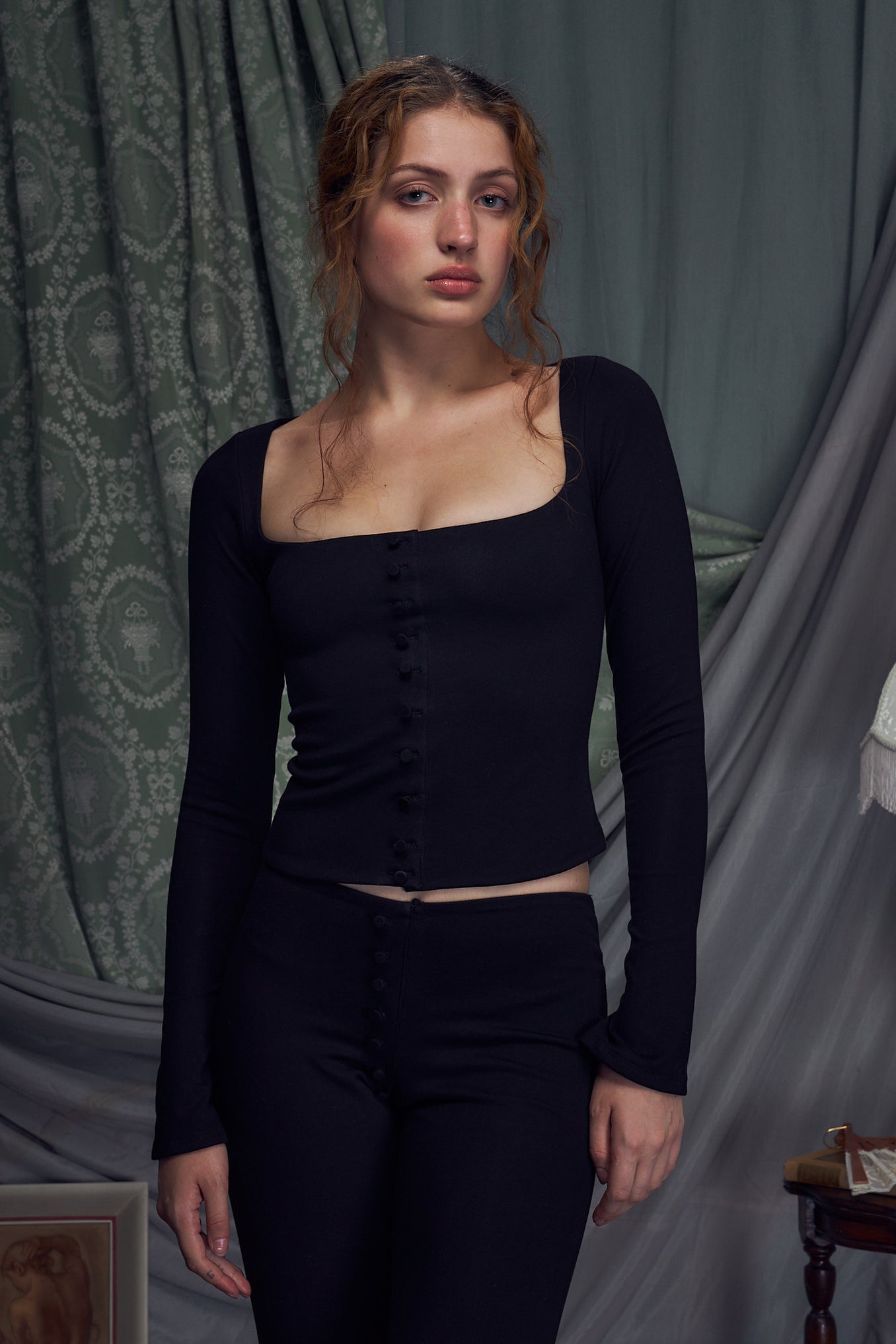 Collection V - Mirror Palais